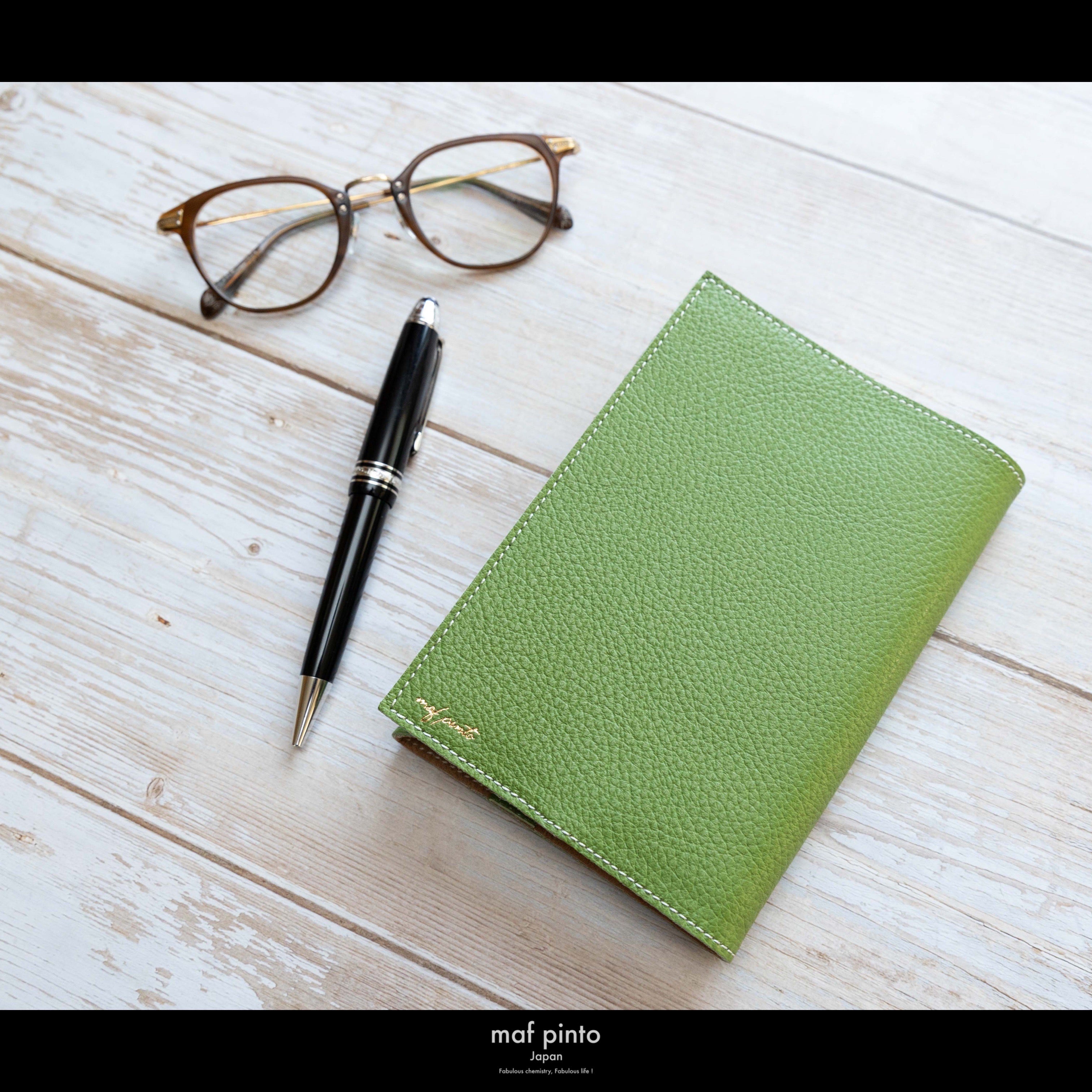 book cover ADRIA LINE 新書size – maf pinto
